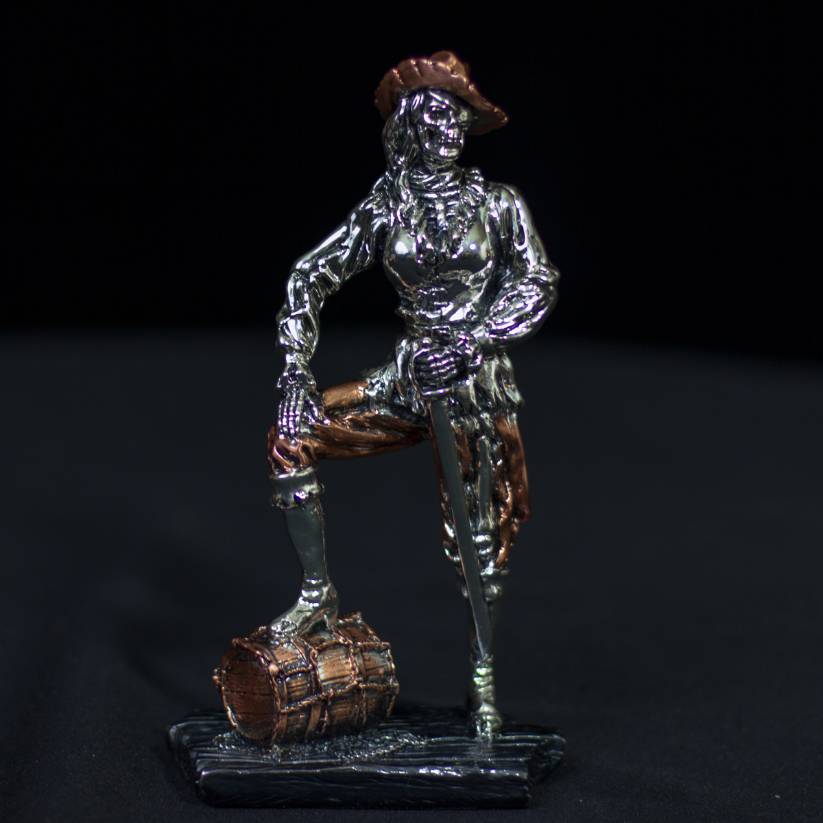 SU.SOT.C041 - Silver and Copper Female Pirate Skeleton Sculpture – HPSilver